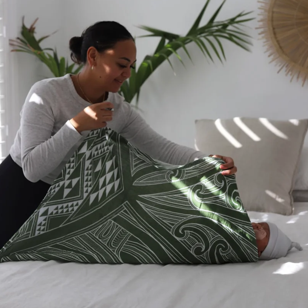 Hawaiiki Pēpi Te Ao Marama Pēpi Baby Wrap Ngāhere Green – Iko Iko